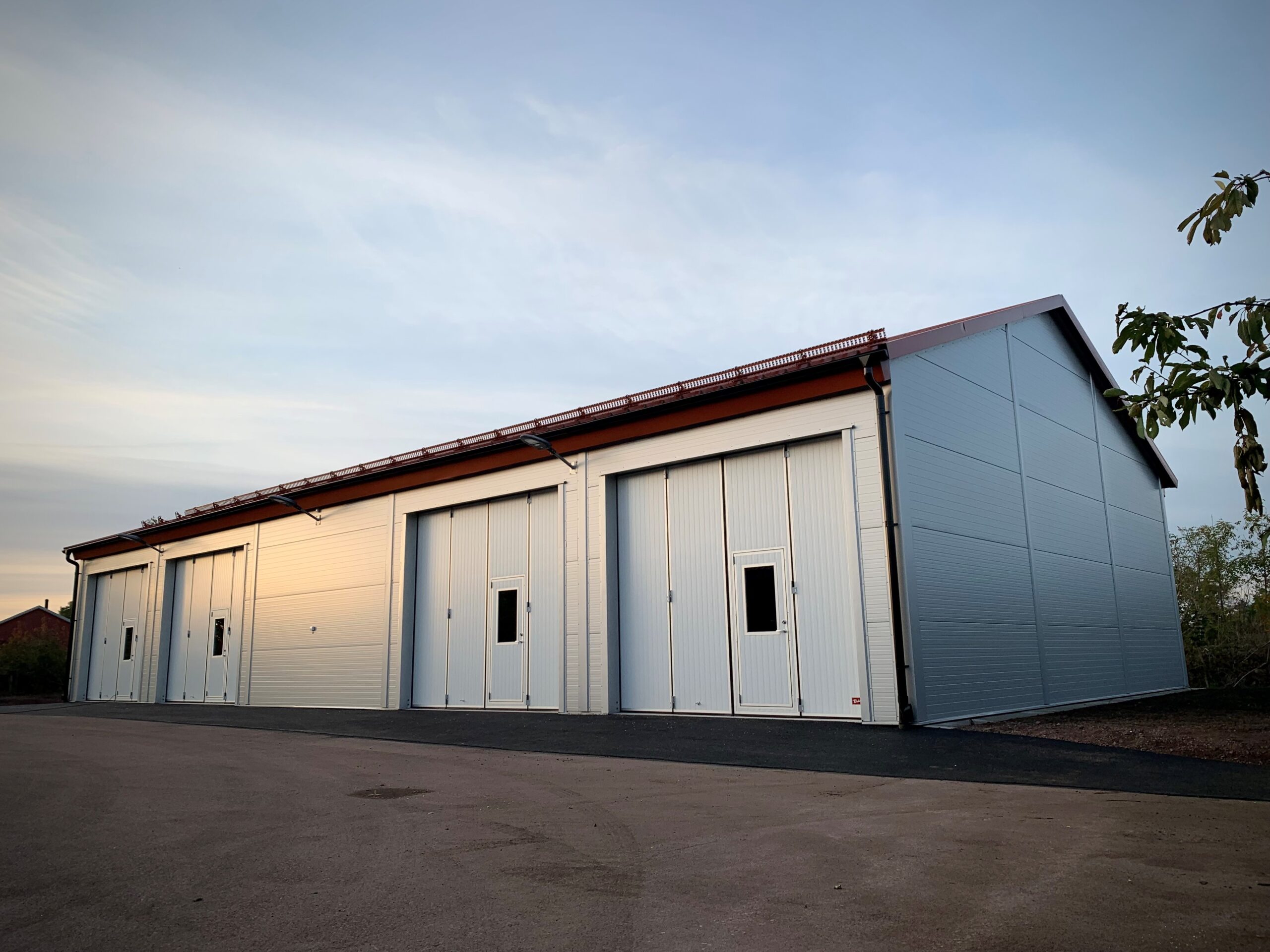 Maskinhallar i plåt, PVC eller stål till bra pris | Hallgruppen